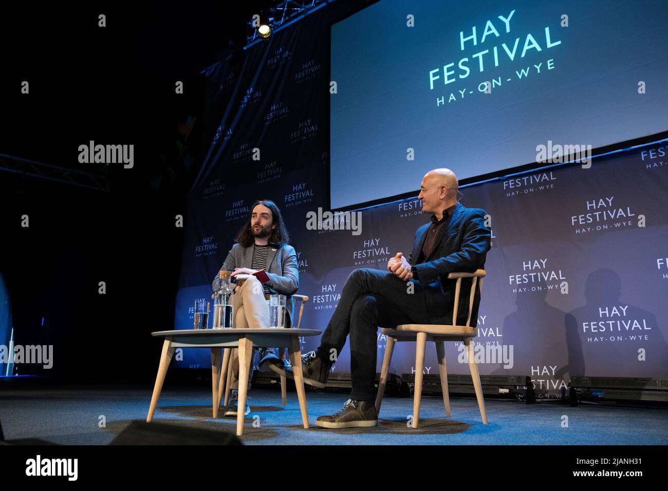 Hay-on-Wye, Wales, UK. 31th May, 2022. Jim Al-Khalili talks to Glyn ...