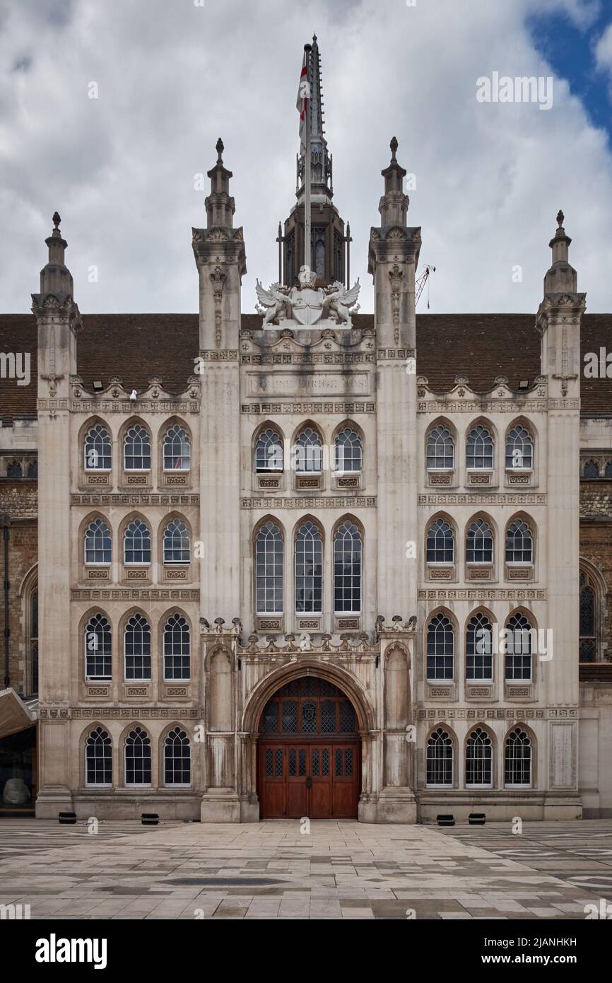 South entrance to londons guildhall hi-res stock photography and images ...