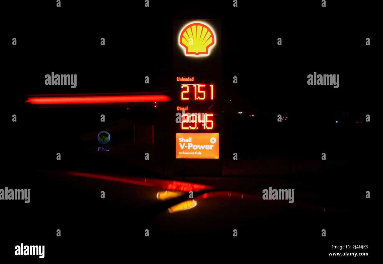 Shell petrol station in africa hi-res stock photography and images - Alamy
