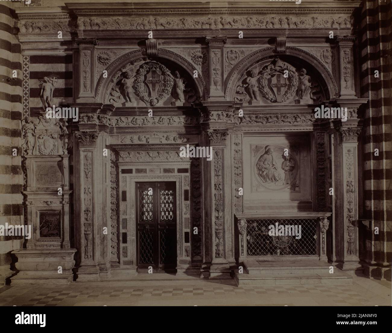 SIENA – Cathedral – entrance to the Piccolomini Library Alinari Stock ...