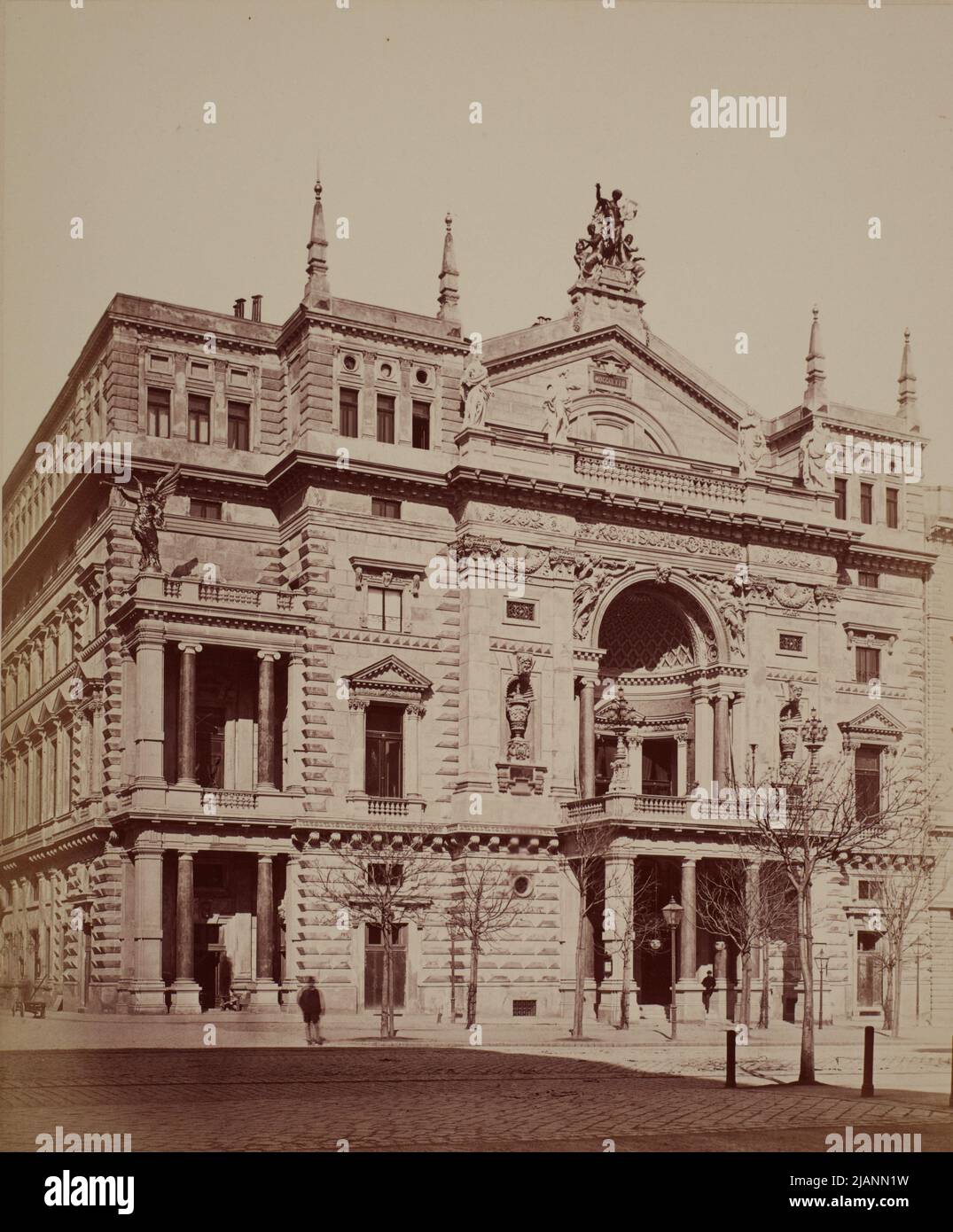 VIENNA Operetta general view of the building Niernberger, Ludwik Stock ...