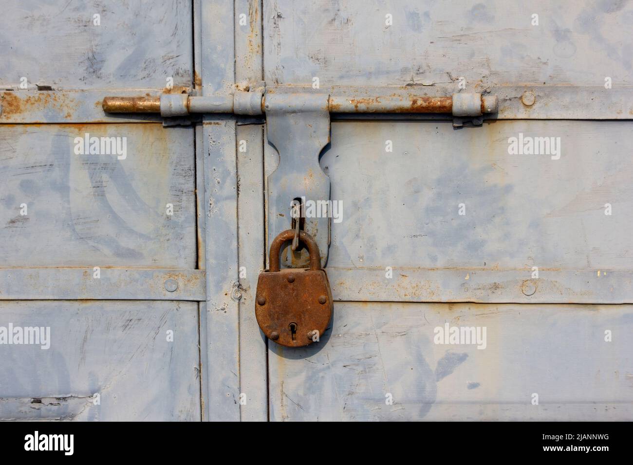 Rustic door lock latch hi-res stock photography and images - Alamy