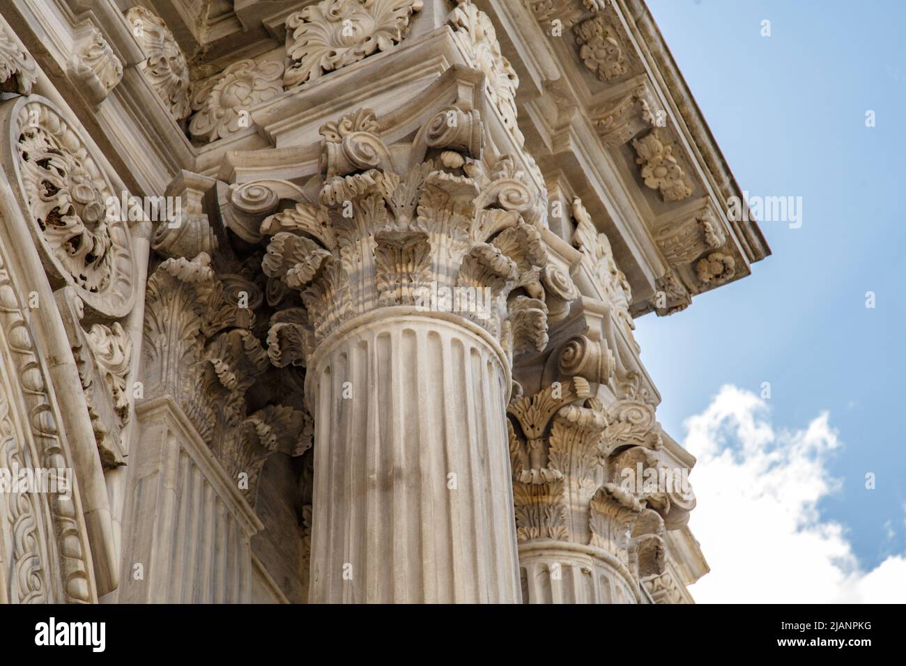 Vintage Old Justice Courthouse Column Stock Photo - Alamy