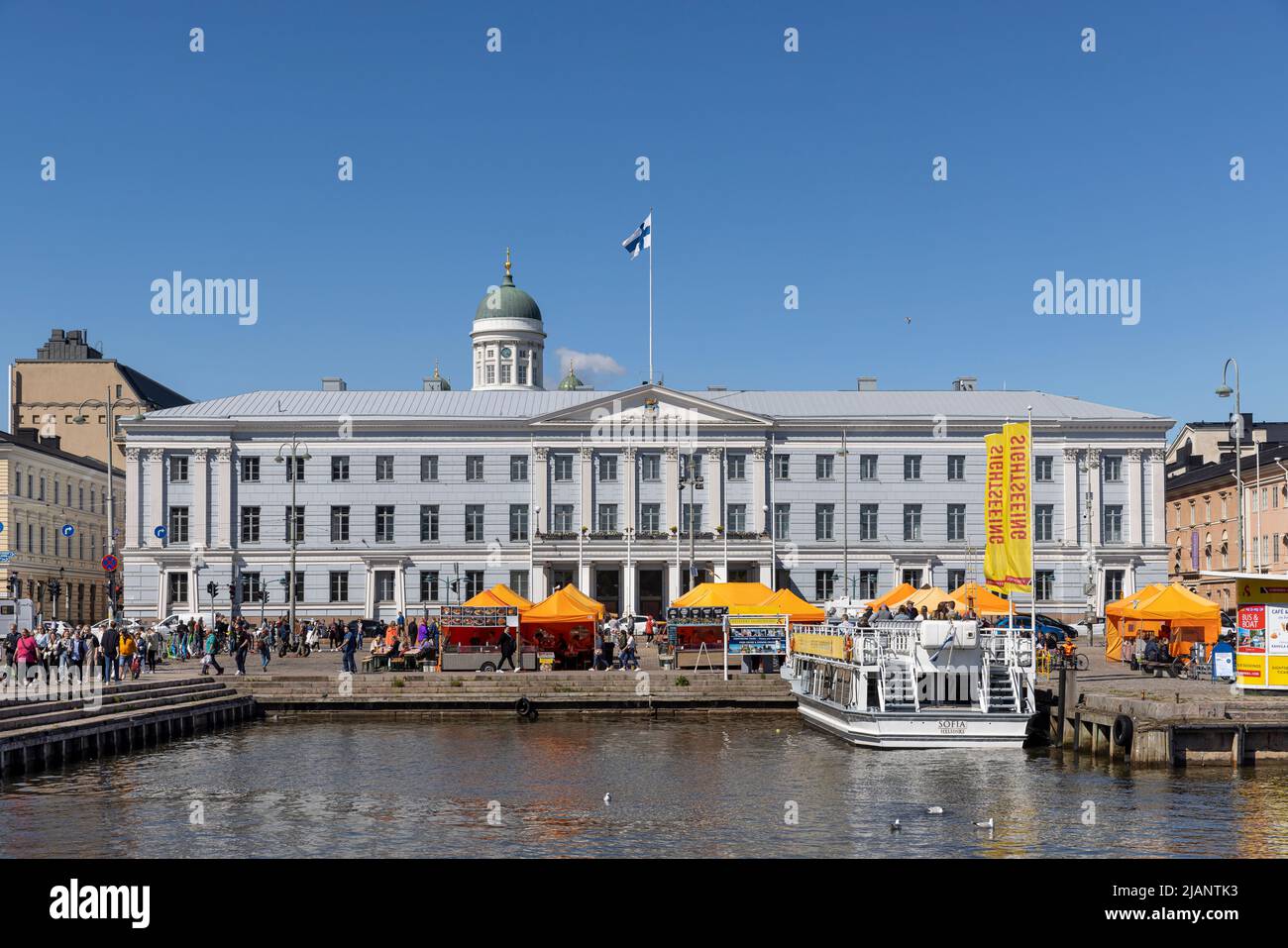 Helsinki market square hi-res stock photography and images - Alamy