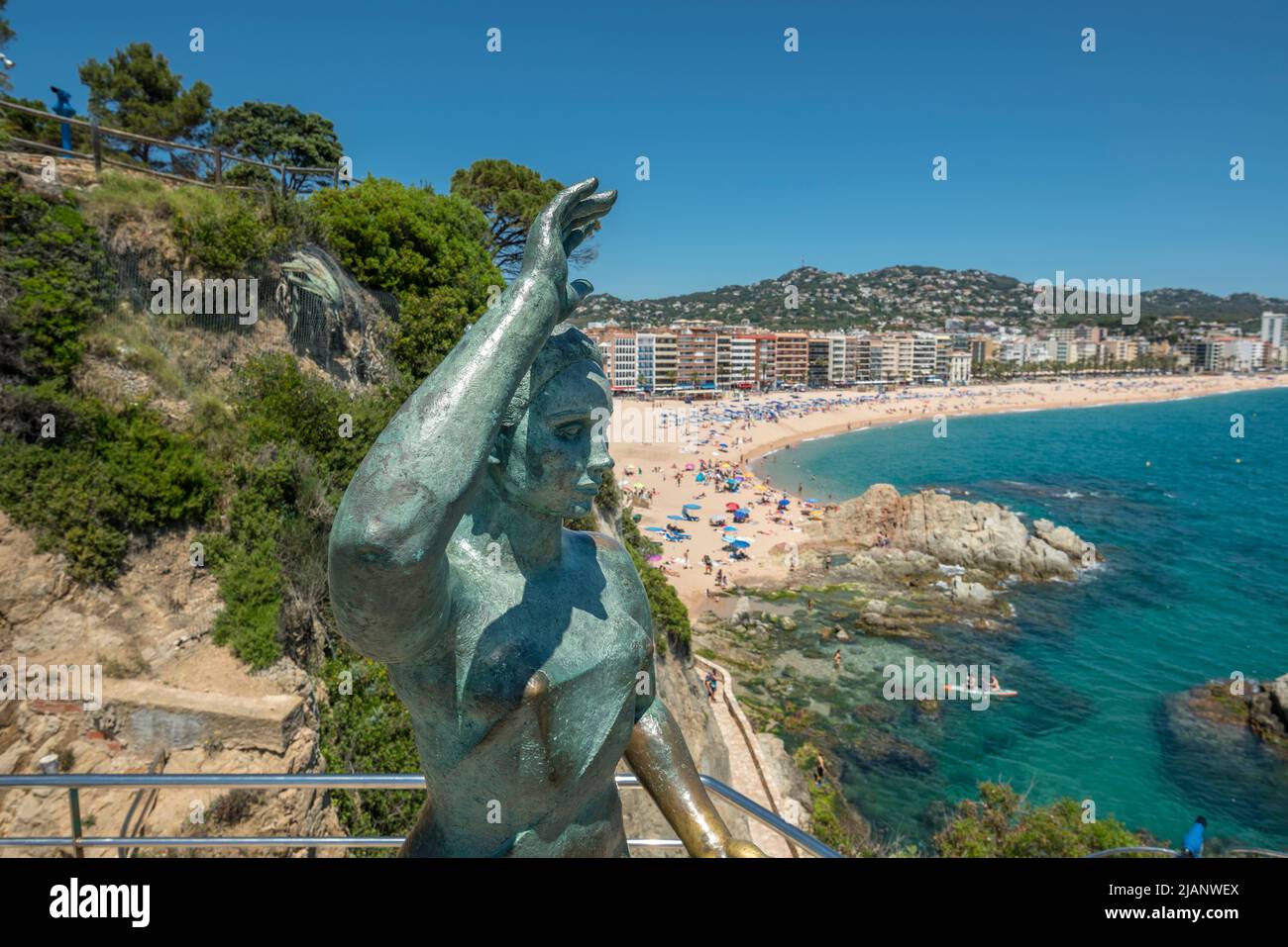 DONA MARINERA SCULPTURE (©ERNEST MARAGALL 1969) PUNTA D’EN ROSARIS ...