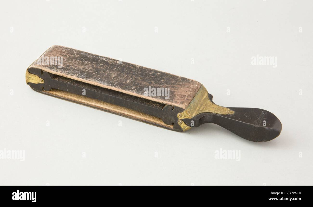 Razor sharpening tool Stock Photo - Alamy