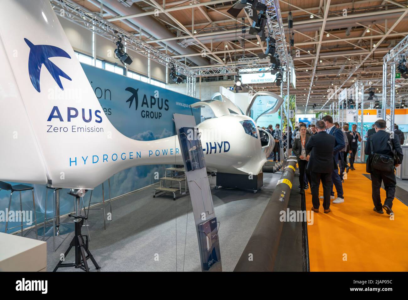 H2 stands hi-res stock photography and images - Alamy