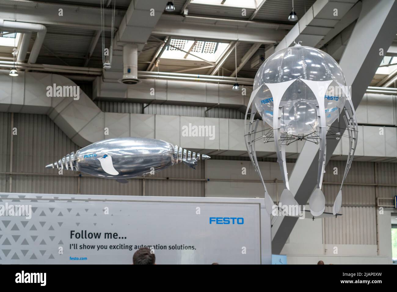 Mechanical flying objects, filled with helium, controlled by fine ...