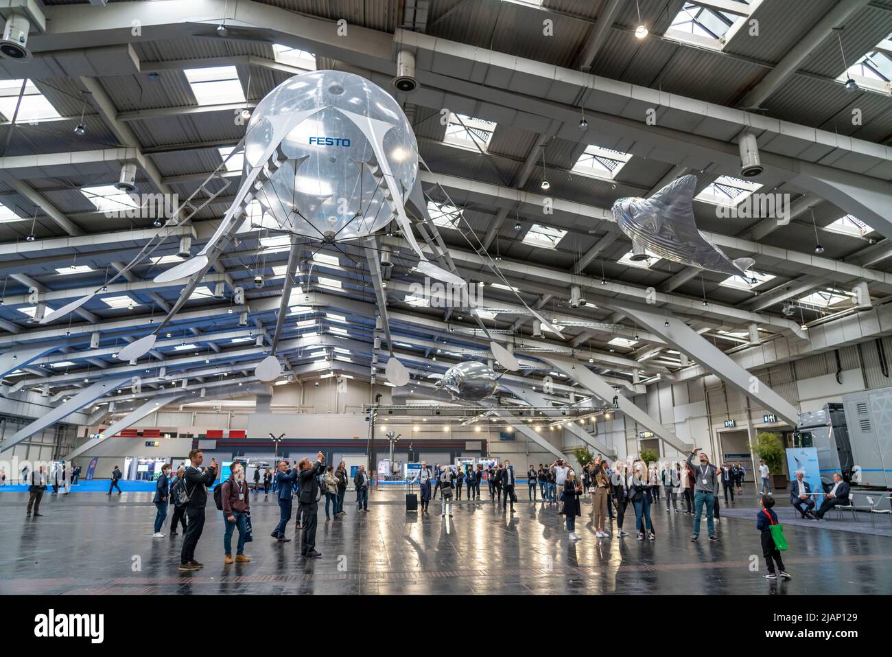 Mechanical flying objects, filled with helium, controlled by fine ...