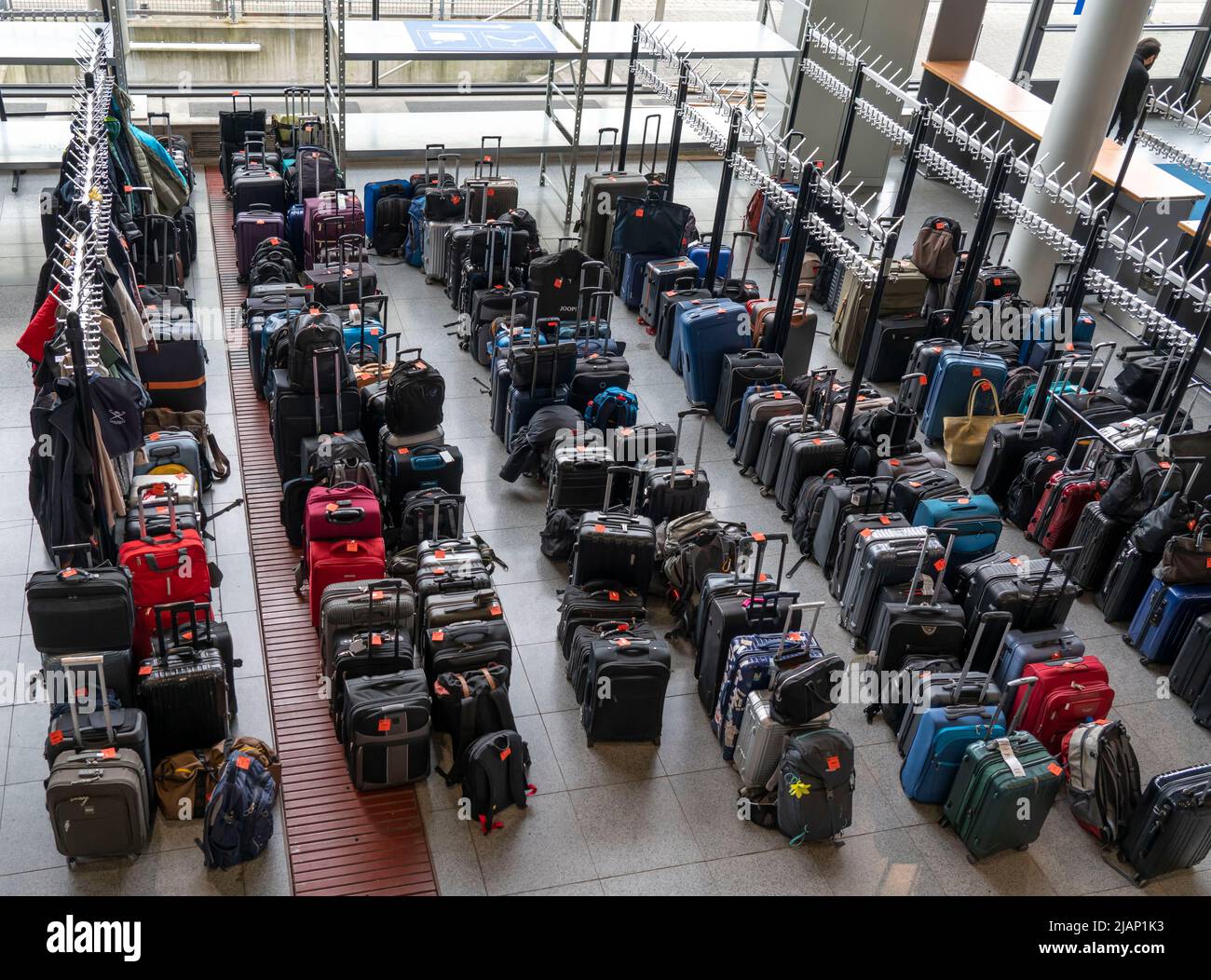 Business luggage hi-res stock photography and images - Alamy