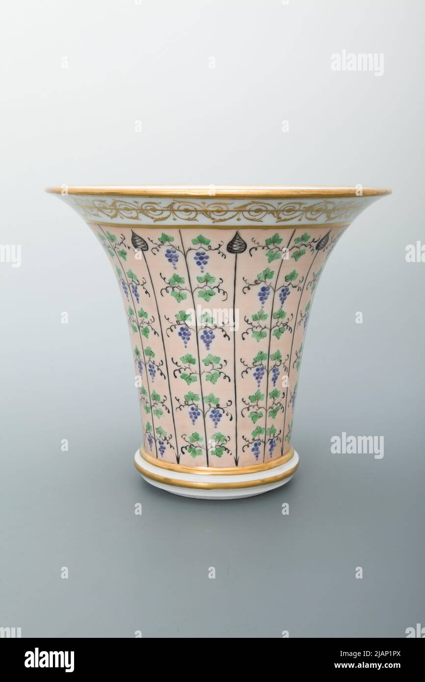 Ram shaped vessel hi-res stock photography and images - Alamy