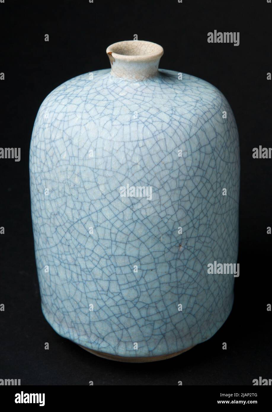 Pale objects hi-res stock photography and images - Alamy
