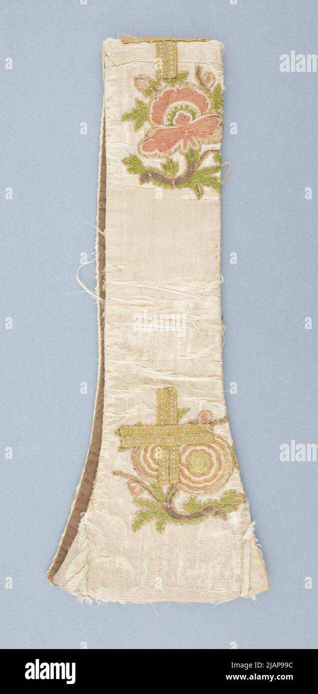 Priest vestments maniple hi-res stock photography and images - Alamy