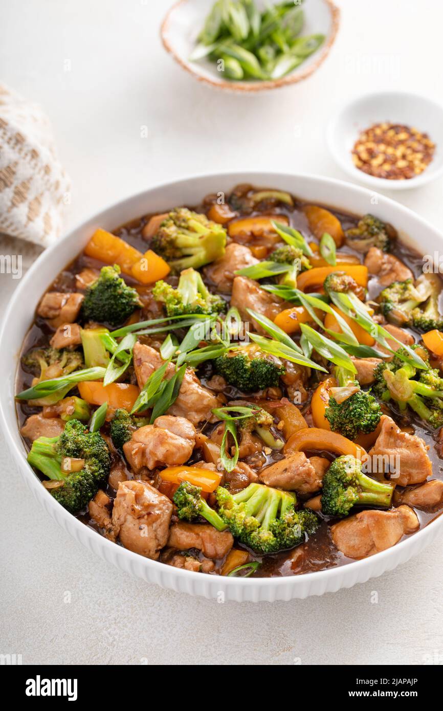 Chicken stir fry with broccoli and sweet pepper Stock Photo - Alamy