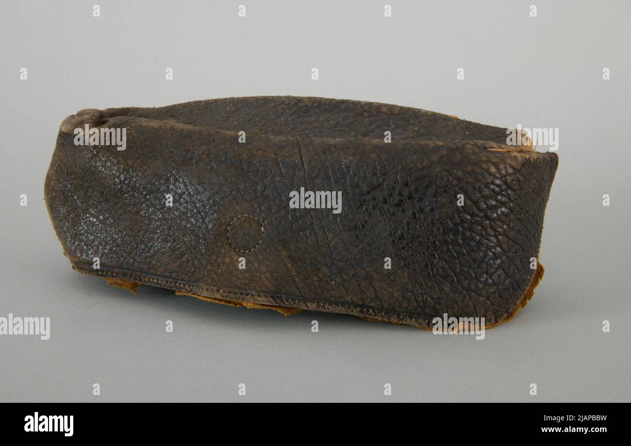 Leather pouch hi-res stock photography and images - Alamy