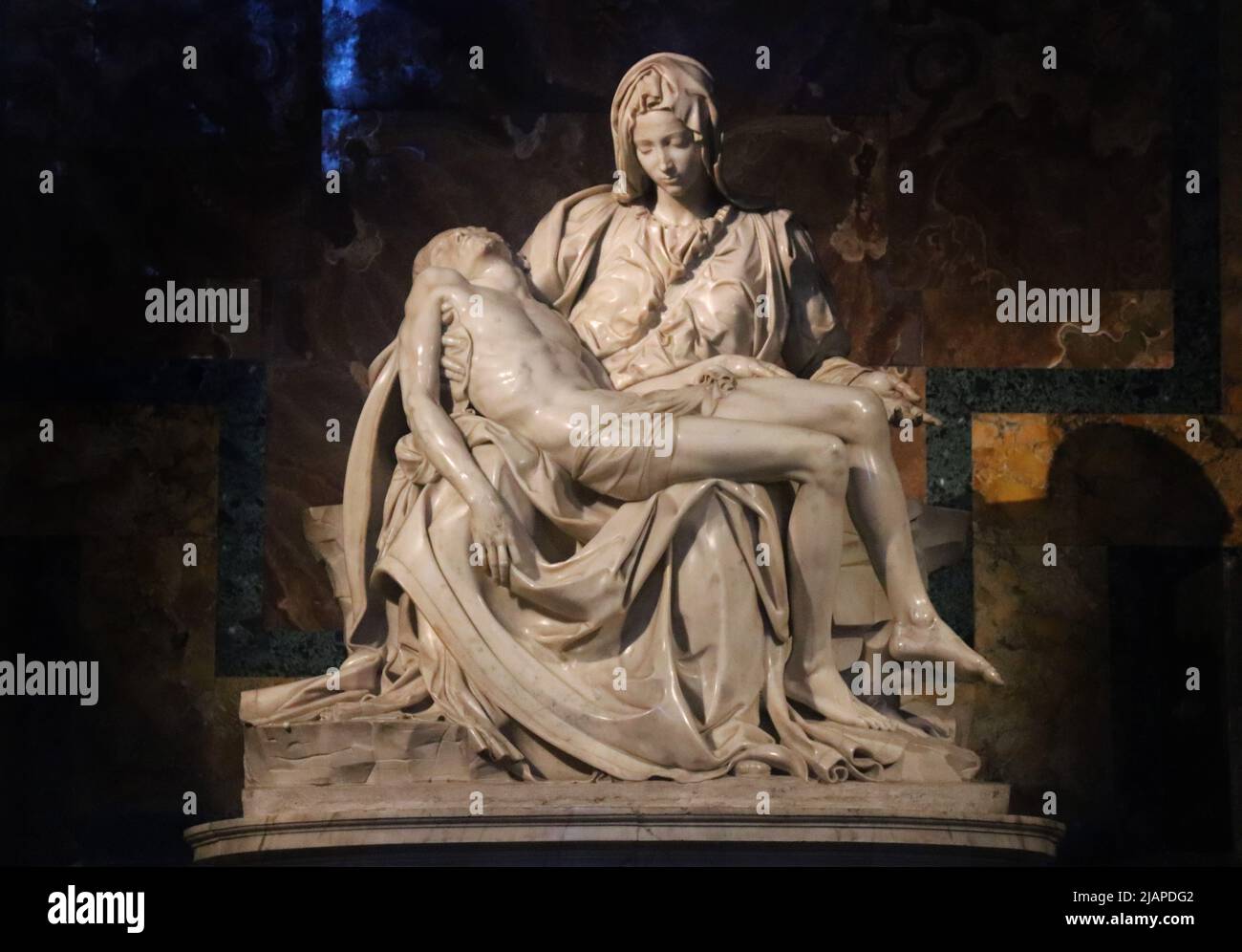 Michelangelo pieta hi-res stock photography and images - Alamy