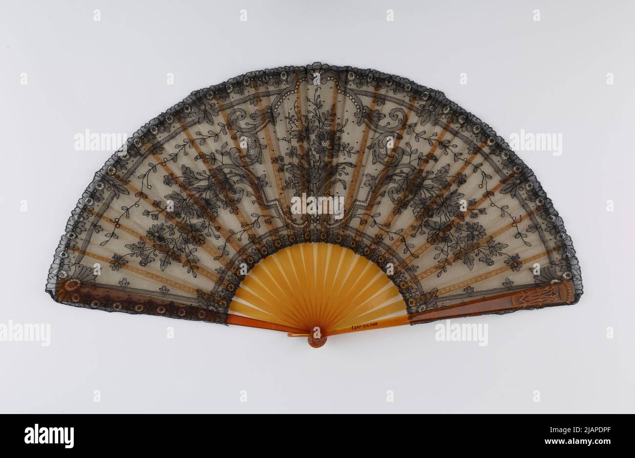 Lace fan hi-res stock photography and images - Alamy