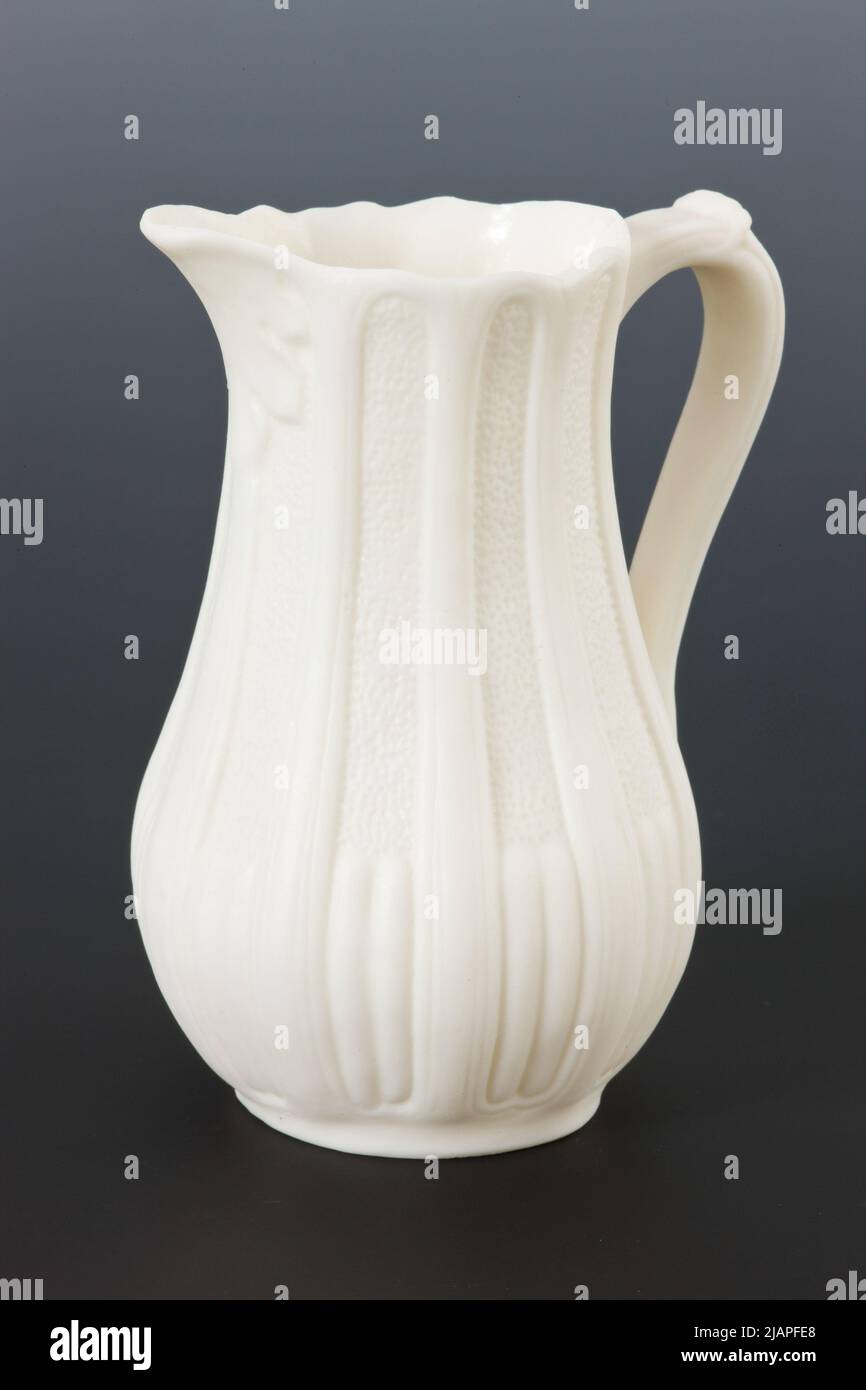 Artisanal pottery designs hi-res stock photography and images - Alamy