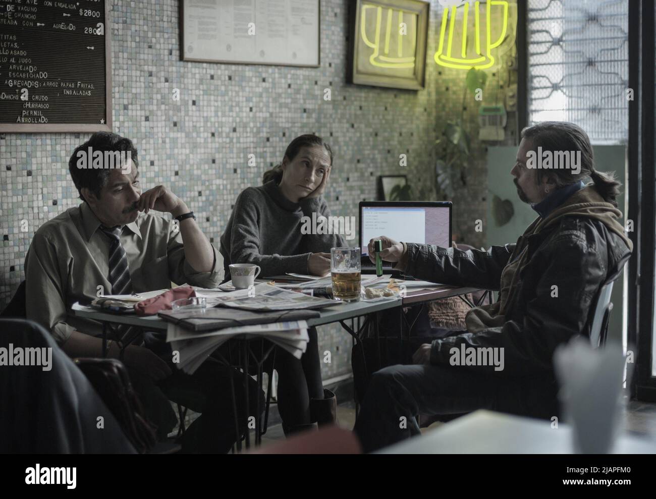 42 DAYS OF DARKNESS, (aka 42 DIAS EN LA OSCURIDAD), from left: Pablo ...