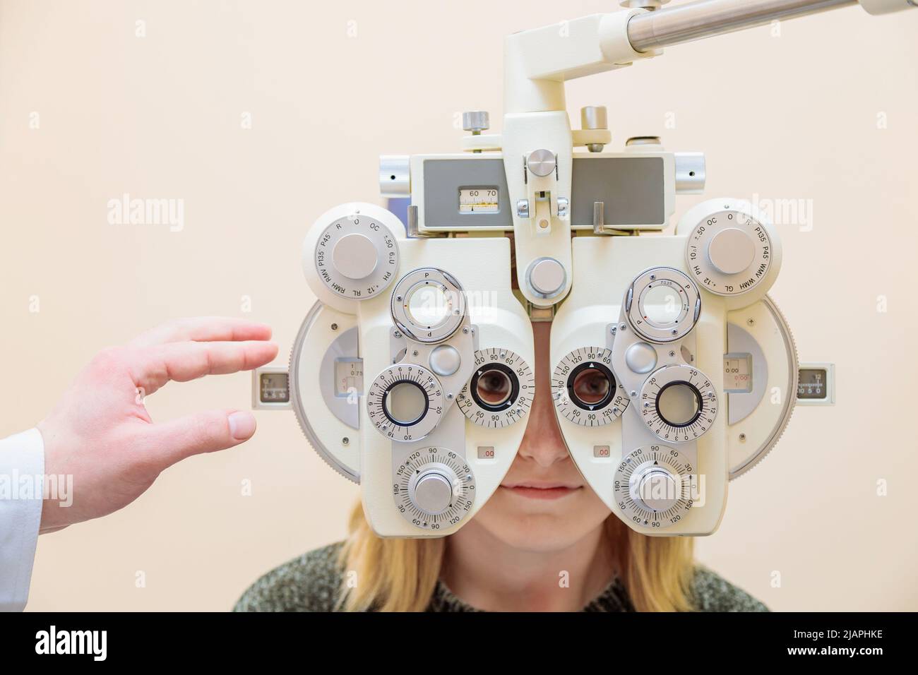 Vision test machine hi-res stock photography and images - Alamy