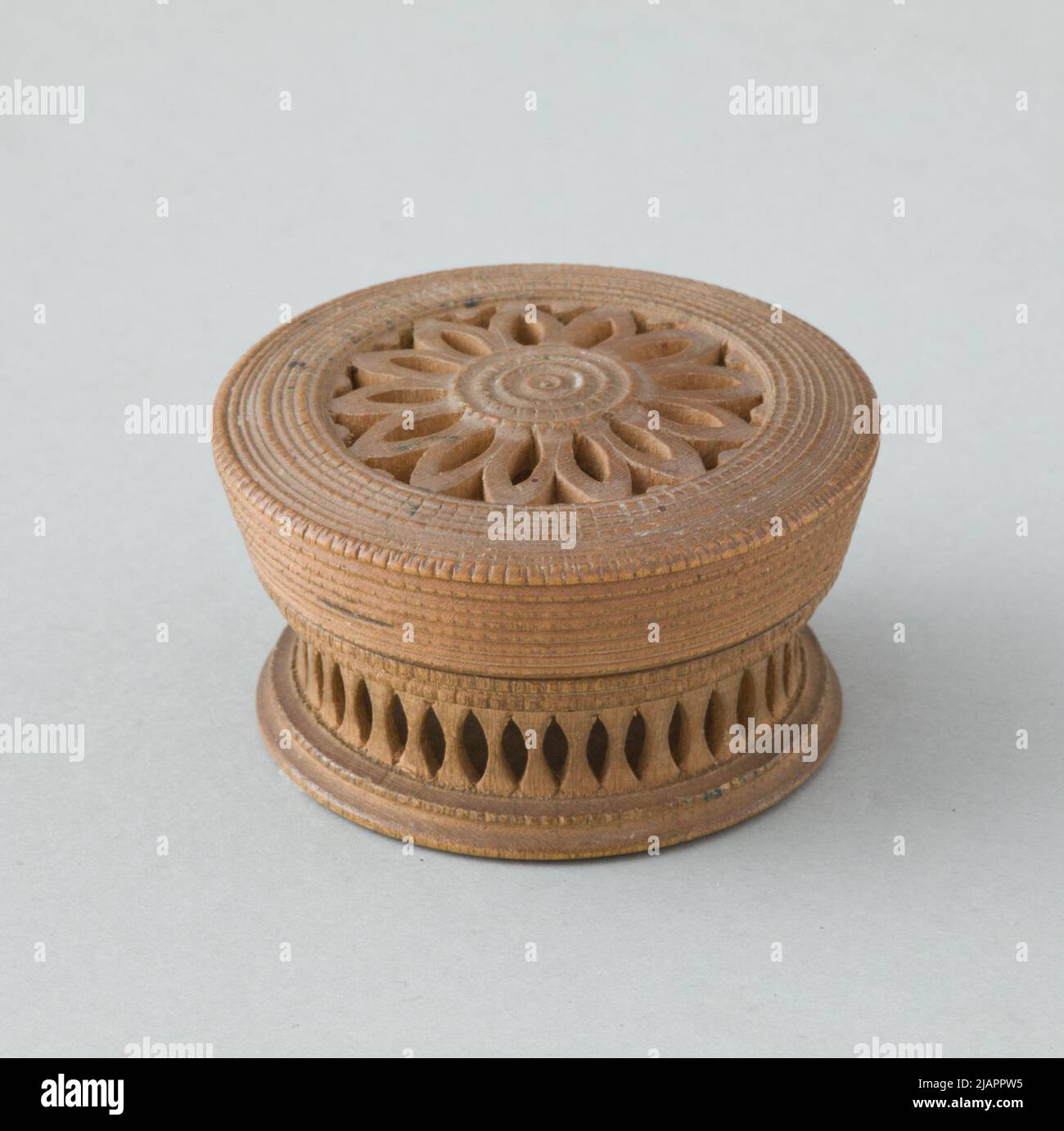 Miniature box hi-res stock photography and images - Alamy