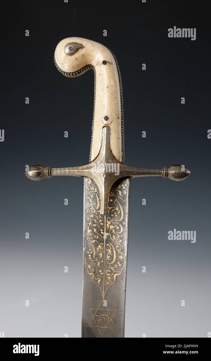 Medieval curved sword saber hi-res stock photography and images - Alamy