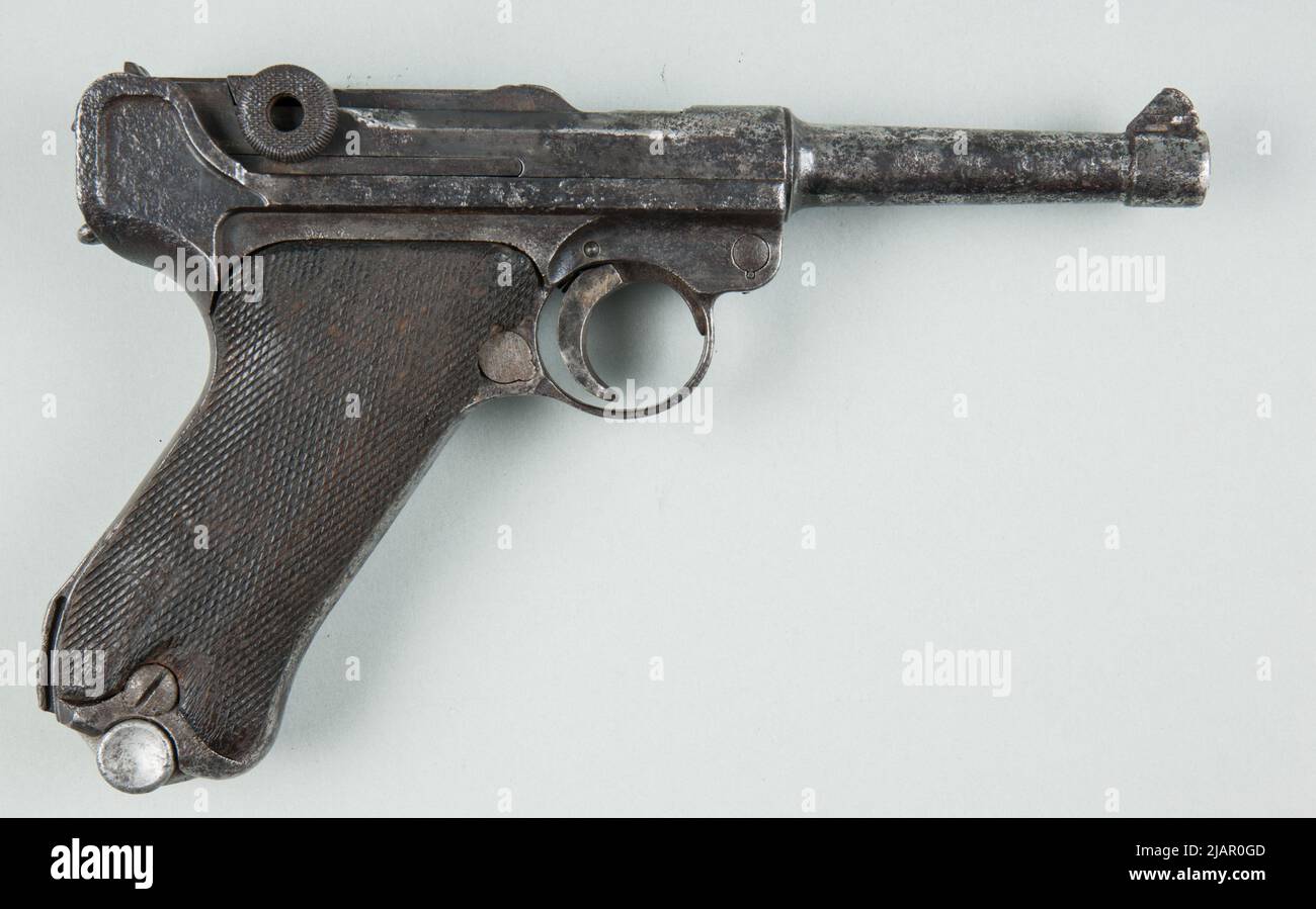 P08 Parabellum combat gun Stock Photo - Alamy