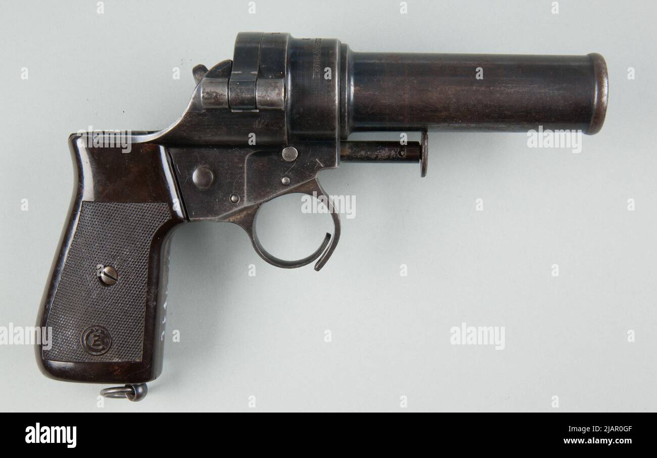 Signal pistol wz. 1930 Stock Photo - Alamy