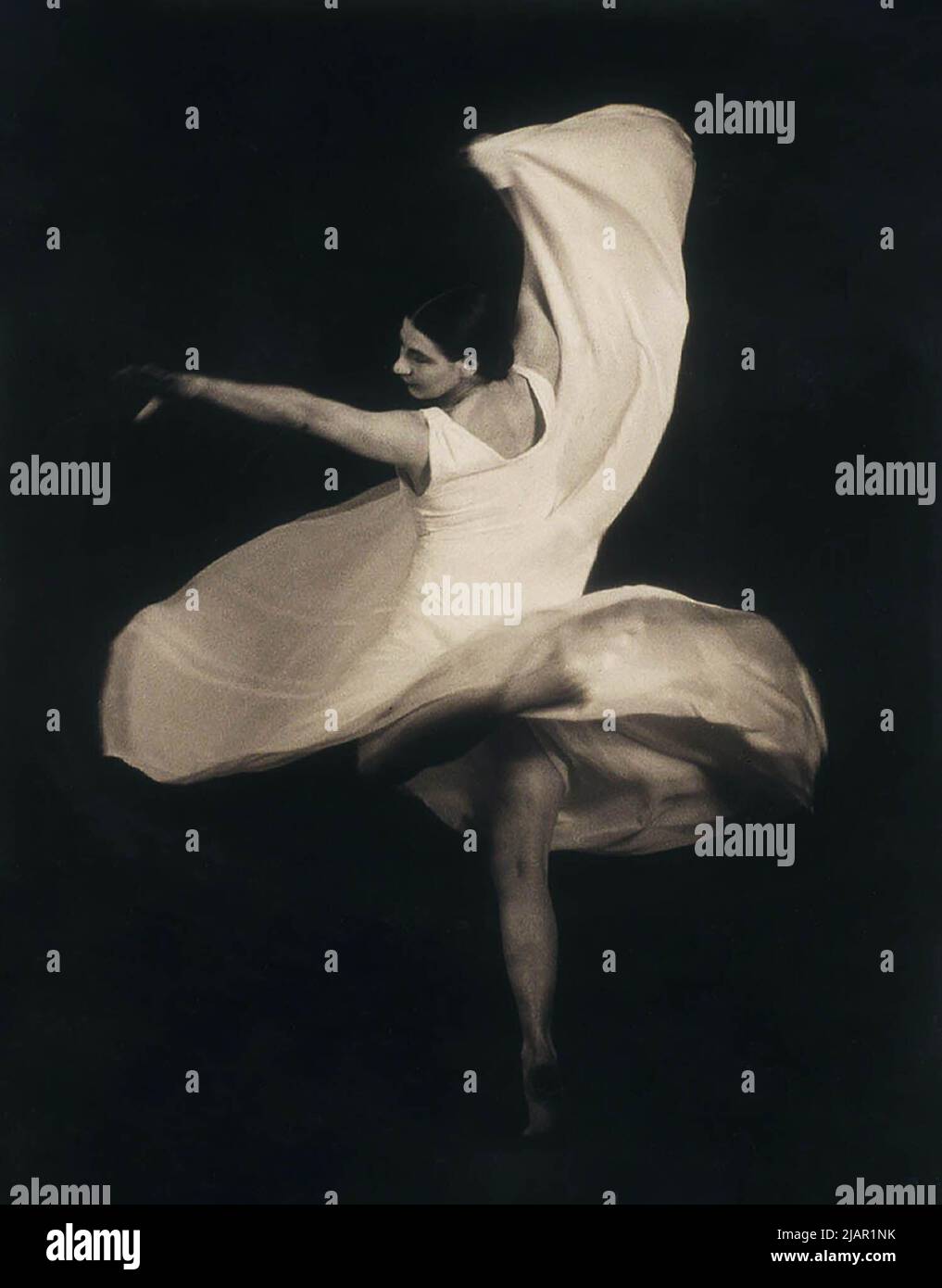 1910s ballet hi-res stock photography and images - Alamy