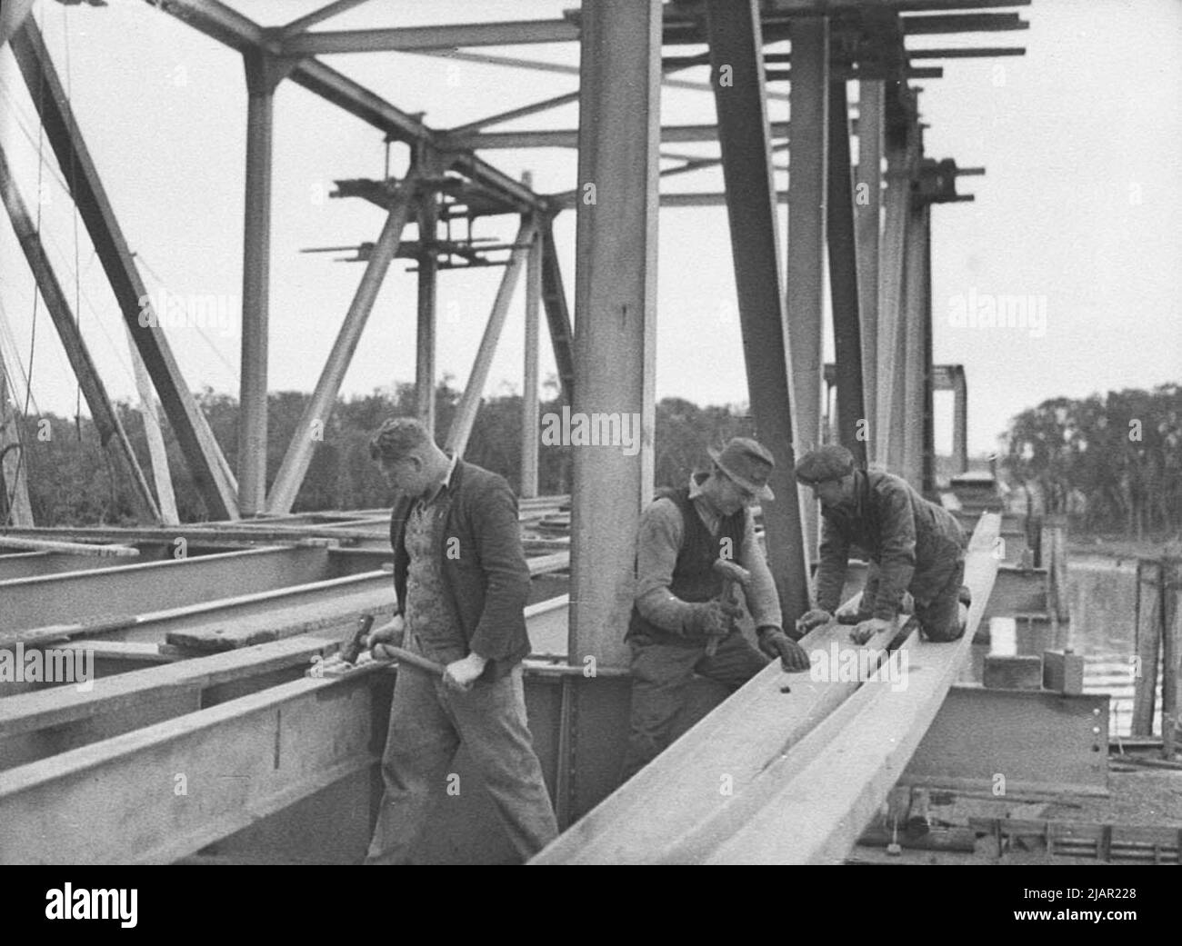 1950s men working hi-res stock photography and images - Alamy