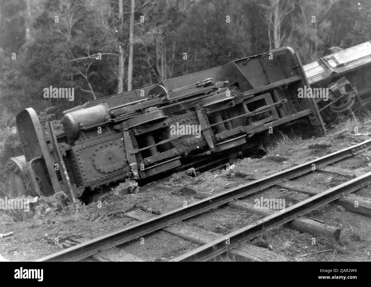 Derailment on the North Farrell Tram, ex Mt Lyell no. 9 - Krauss on its ...