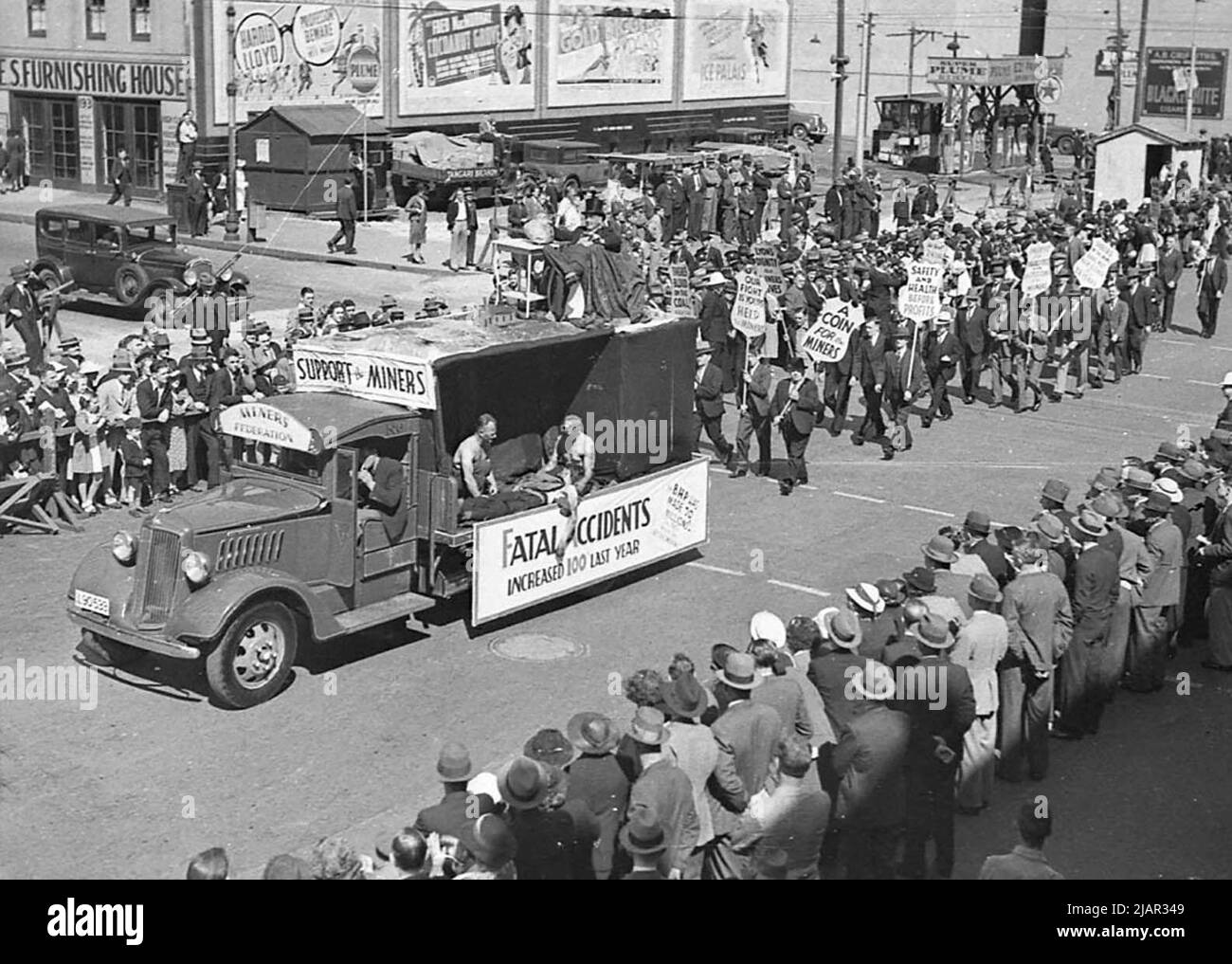 1930s labor protesters hi-res stock photography and images - Alamy