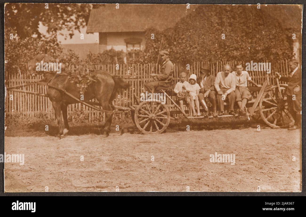 Stachiewicz Roman with children: Bronisława and Roman Jun. and a group ...