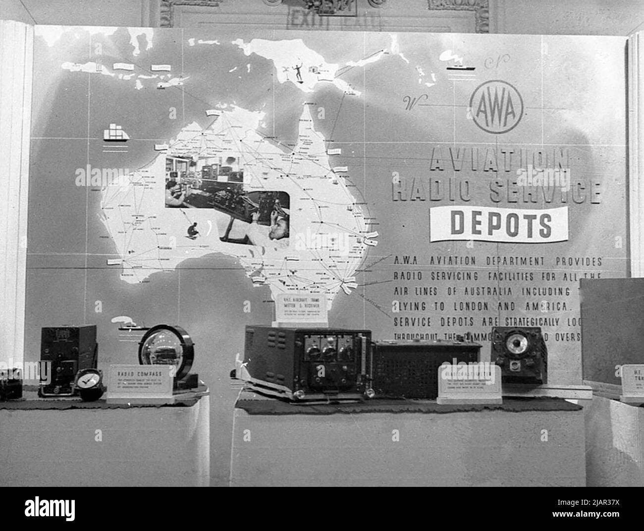 Aircraft radio hi-res stock photography and images - Alamy