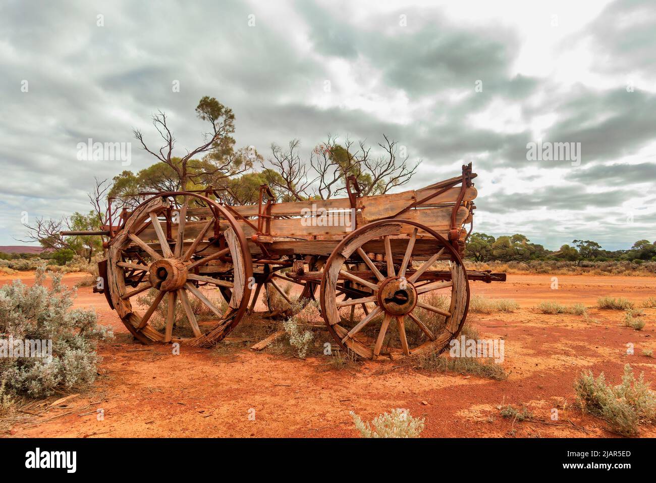 Vintage wooden wagon hi-res stock photography and images - Alamy