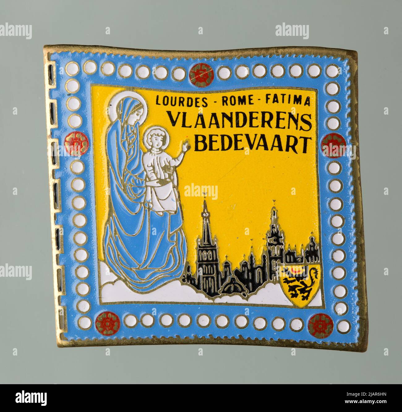 Vlanderens Bedevaart Badge Pilgrimage to Lourdes Stock Photo - Alamy