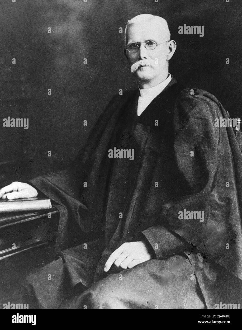 Rev robert mitchell hi-res stock photography and images - Alamy