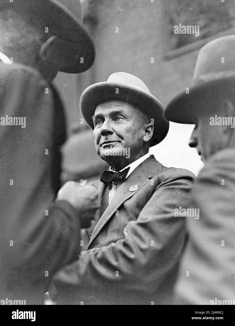 Australian politician and military officer Neville Howse talking with ...