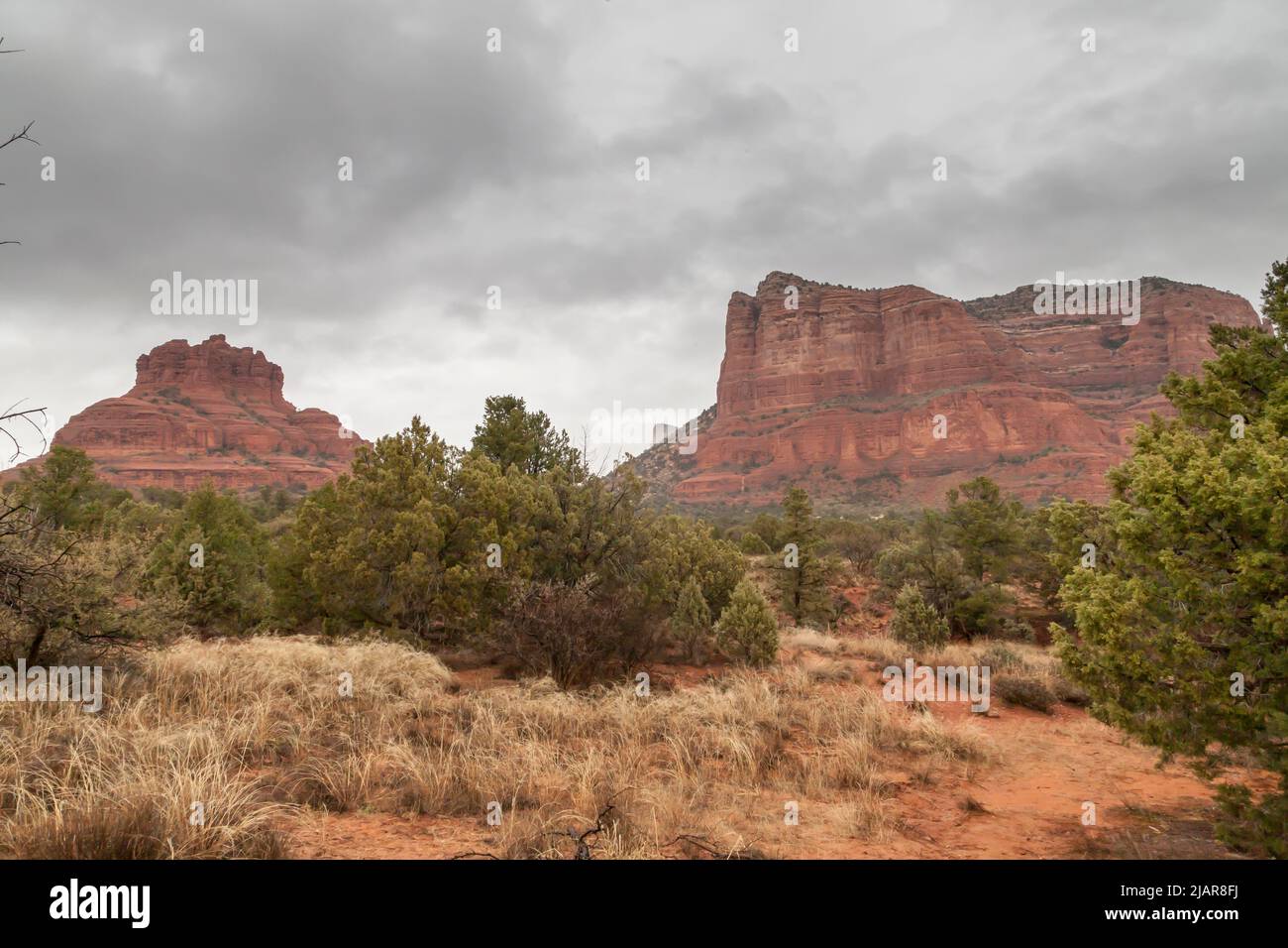 Courthouse Butte and Bell rock, south of Sedona, Arizona, USA Stock ...