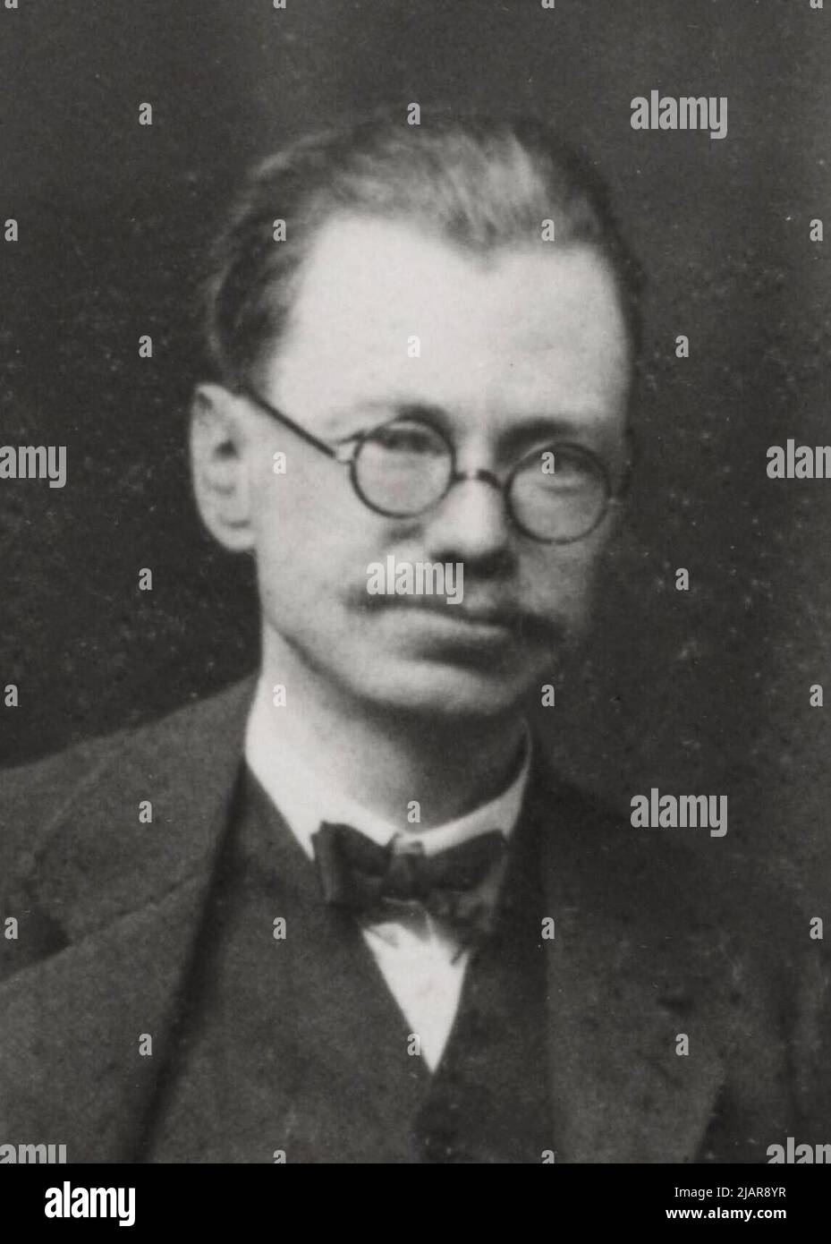 V gordon childe hi-res stock photography and images - Alamy