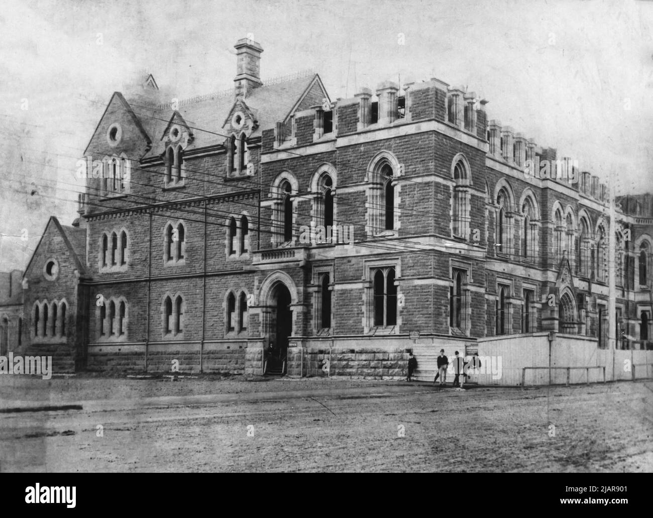 Construction of the Working Men's College of Melbourne in the 1880s ...