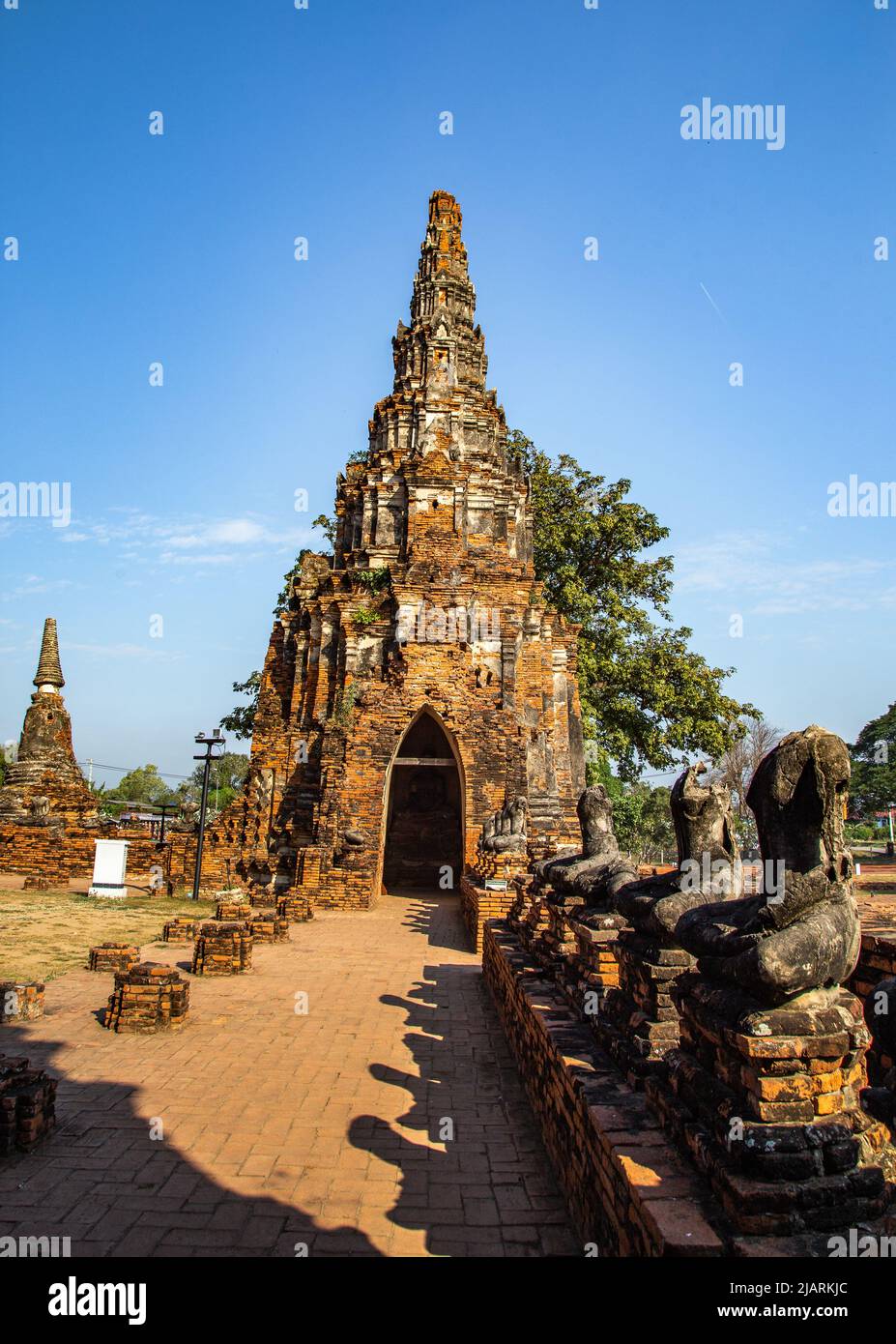 Wat Chaiwatthanaram, famous ruin temple near the Chao Phraya river in ...