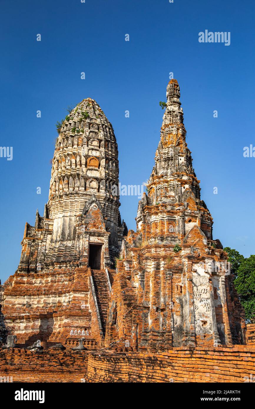 Wat Chaiwatthanaram, famous ruin temple near the Chao Phraya river in ...