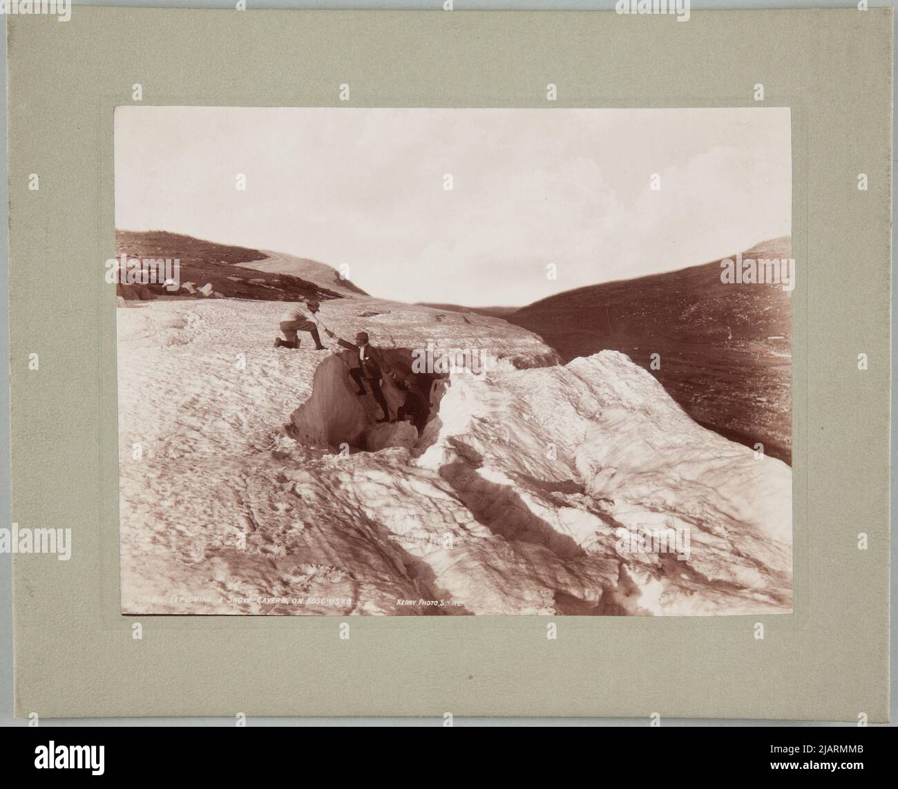 Ice cavern white mountains hi-res stock photography and images - Alamy