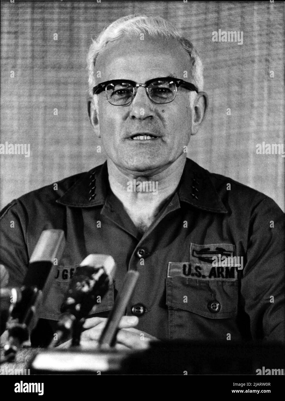 General bernard rogers hi-res stock photography and images - Alamy