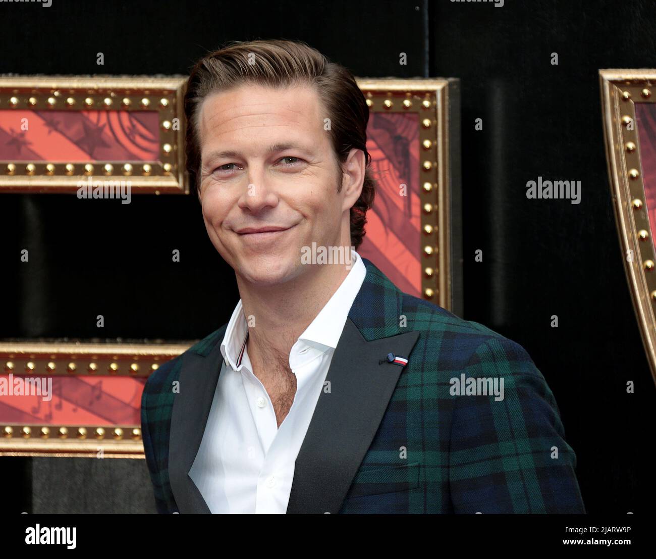 Who Does Luke Bracey Play In The Hunger Games