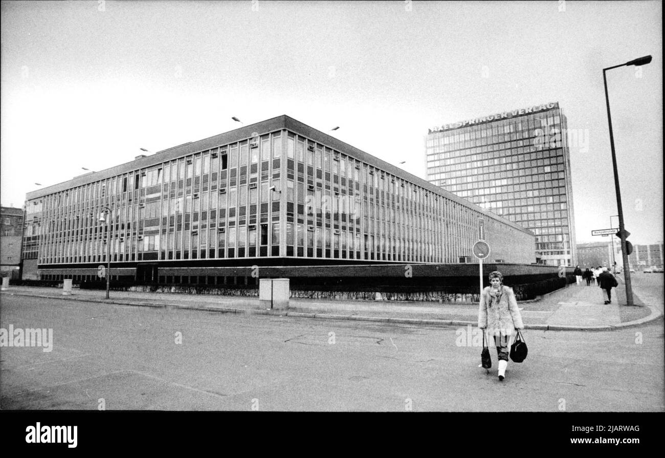 Ein Foto des Verlagsgebäudes von Axel Springer in Berlin aus dem Jahr ...