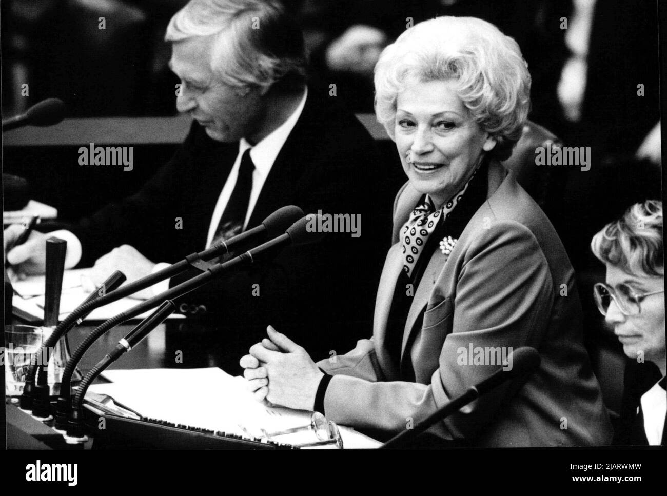 Eine Abbildung der ehemaligen Präsidentin und Vizepräsidentin des ...