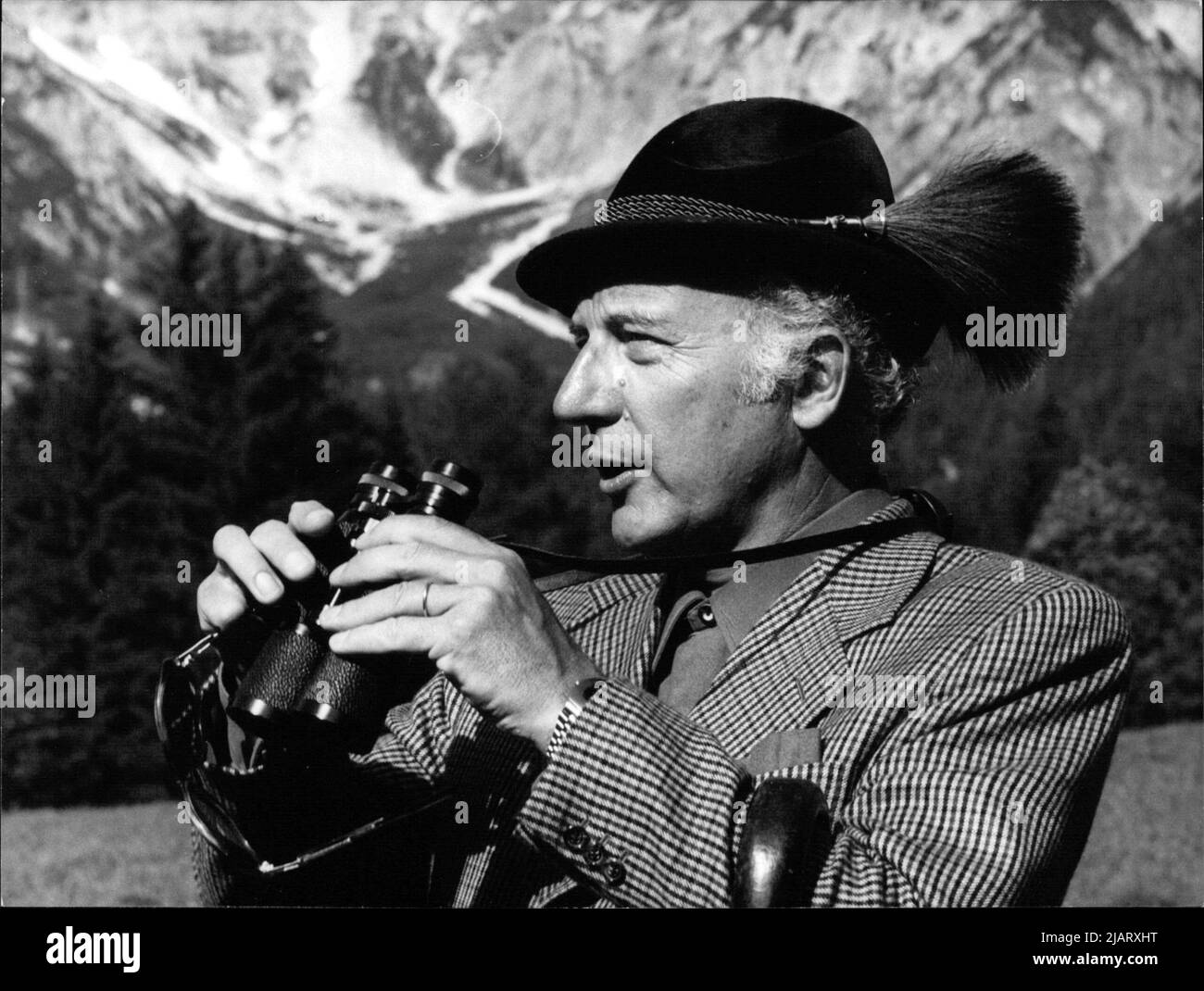 Bundespräsident Walter Scheel im Urlaub in den Bergen. Walter Scheel ...