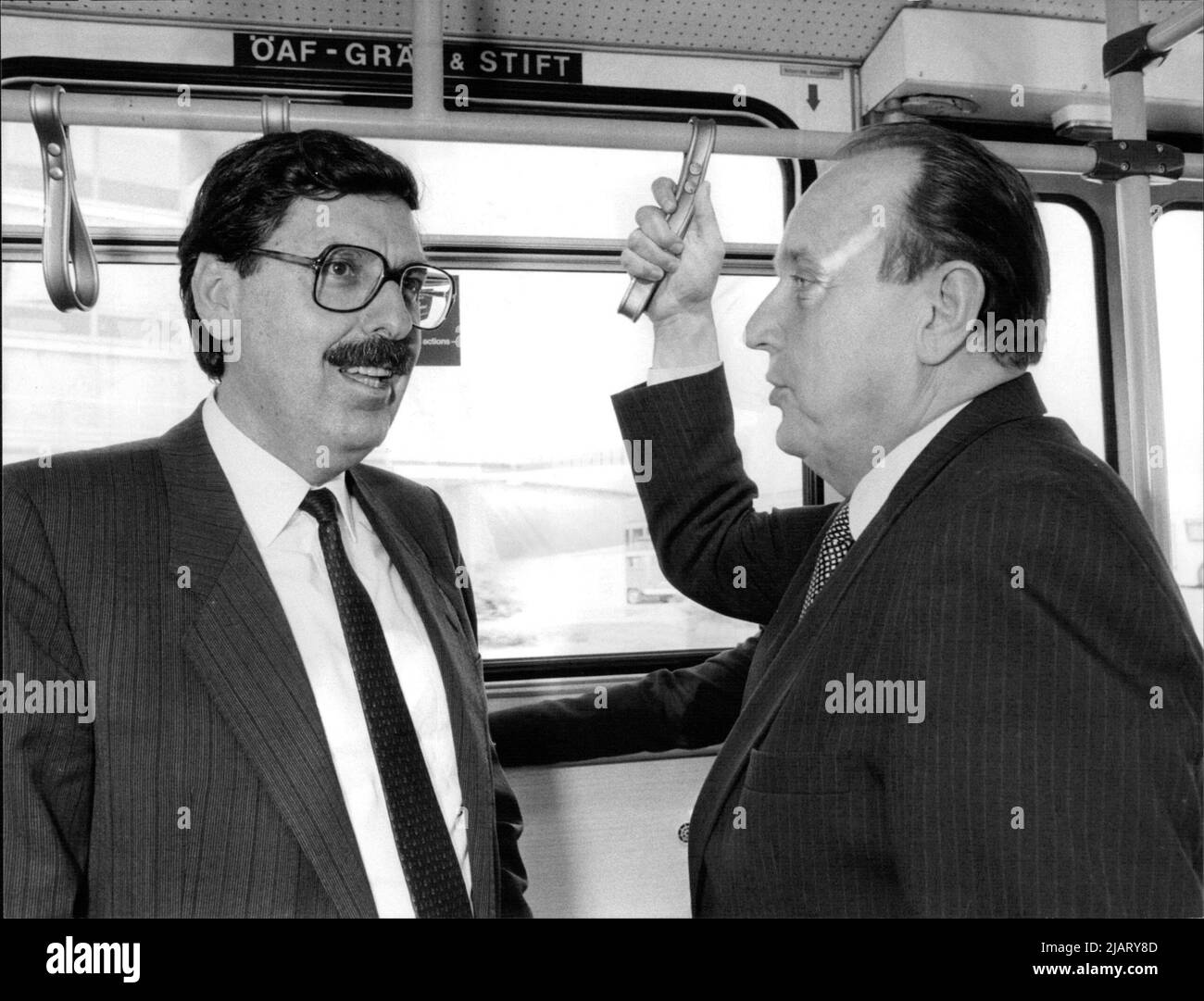 In Wien wurde Außenminister Hans-Dietrich Genscher von Vize-Kanzler ...